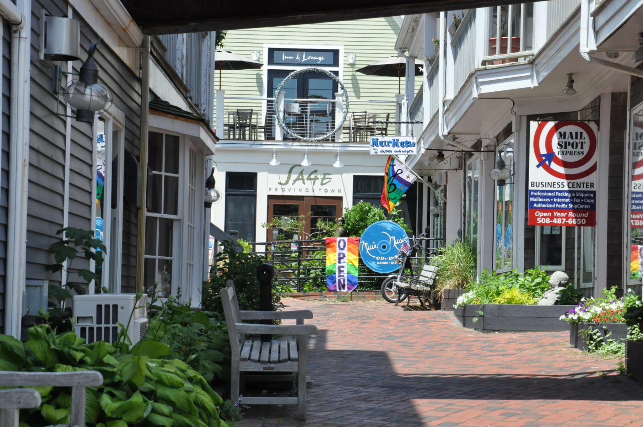 Shoulder Season in PTown-Why Visit? - Purple Light Vacations