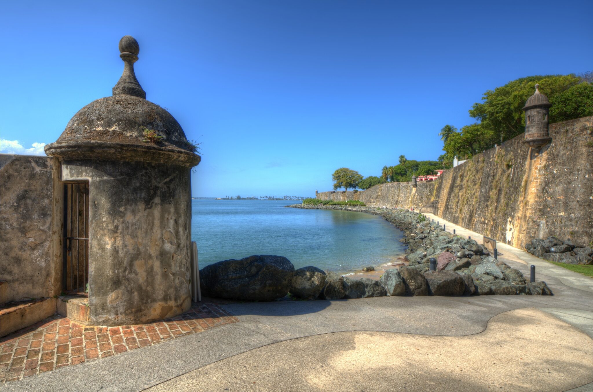 Exploring the Rich History and Culture of Puerto Rico - Purple Light ...